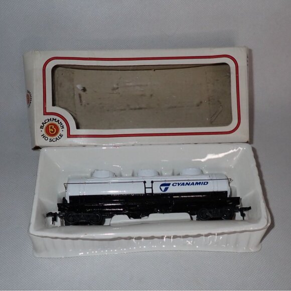Bachmann | Toys | Bachmann Ho Scale Exxon 121 Triple Dome Oil Tanker ...